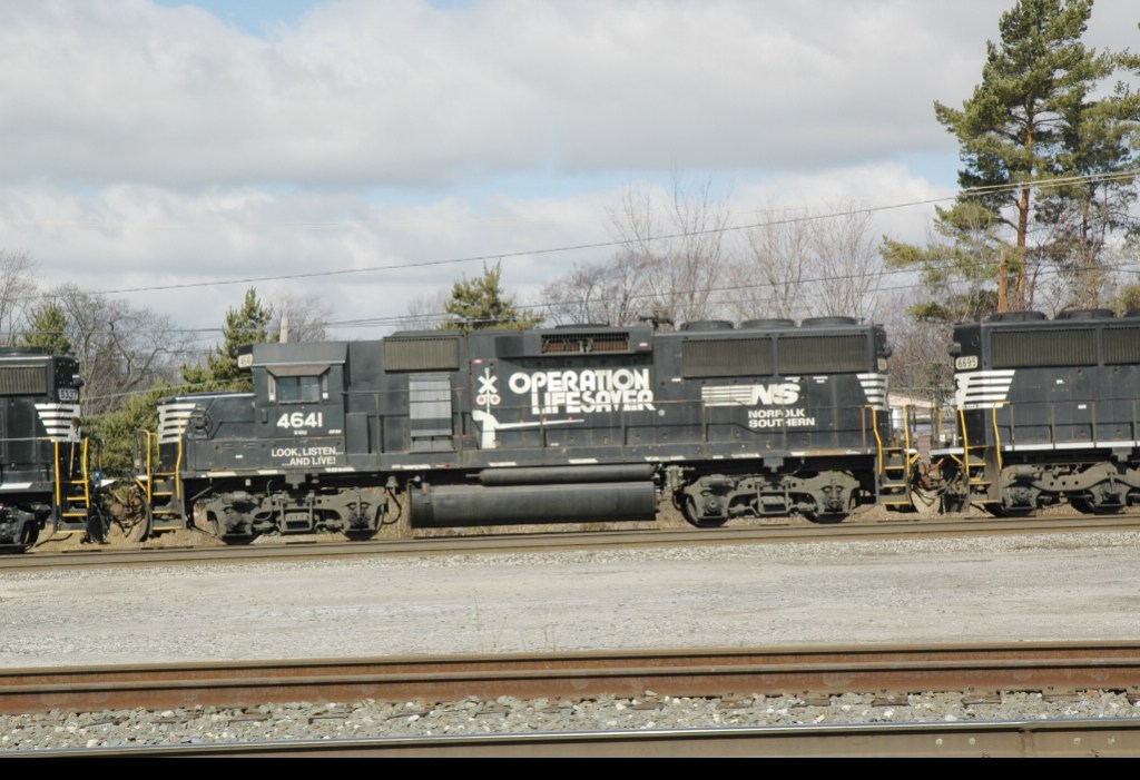 NS 4641 (OPERATION LIFESAVER), East on NS